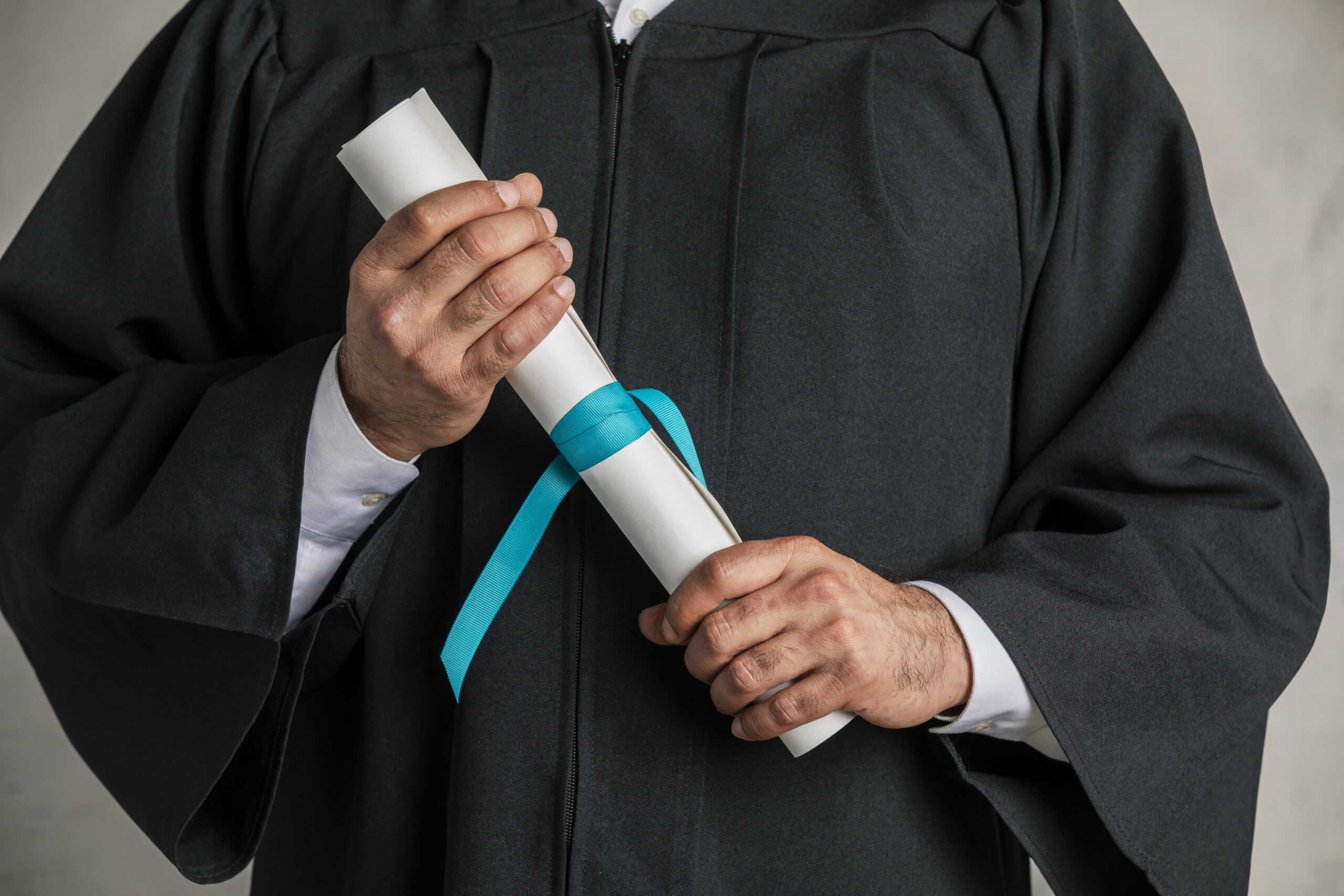 ¿DEBO TENER UN TÍTULO SI YA TENGO UN NEGOCIO? - The Wellix